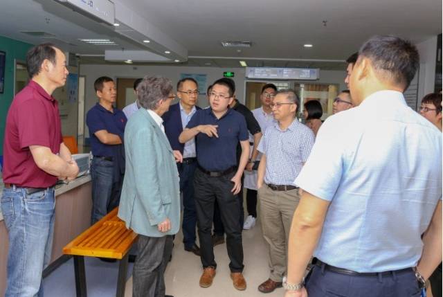 著名神经肿瘤专家-美国西北纪念医院Roger Stupp教授访问我院_南方plus_南方+